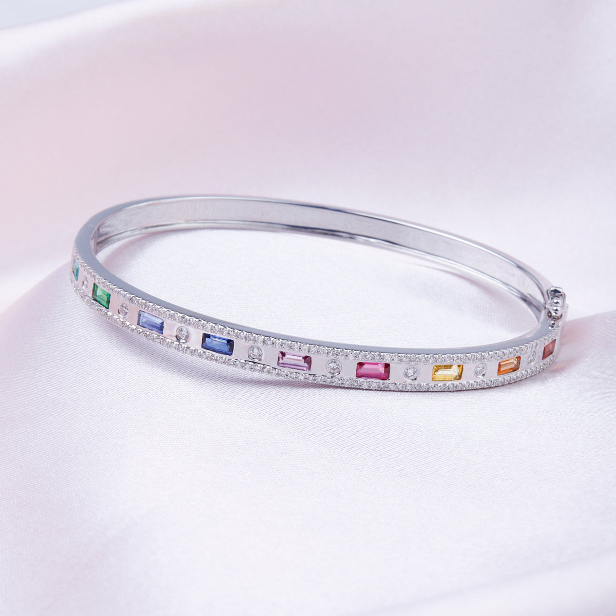 The Iris Bangle – Luvente