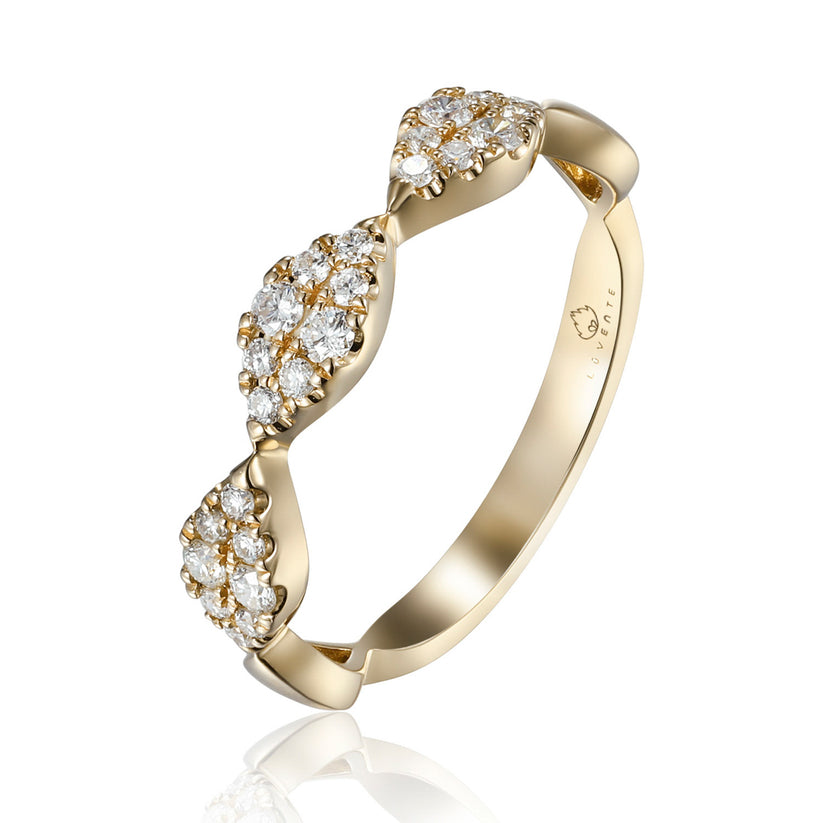 Tri-Scallop Diamond Band – Luvente