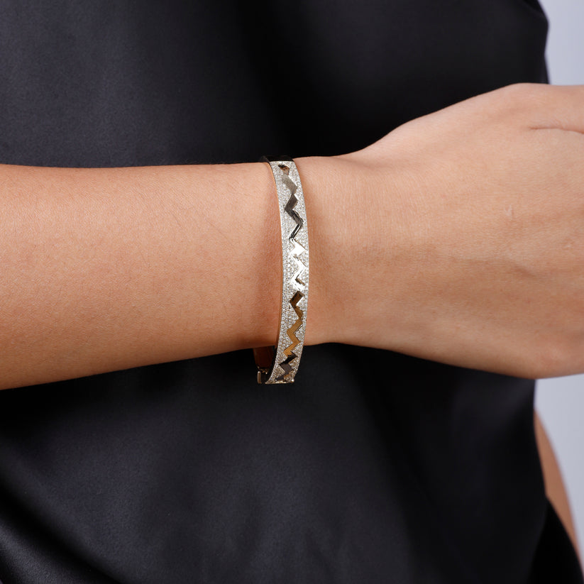 Thunderbolt Bold Bangle – Luvente